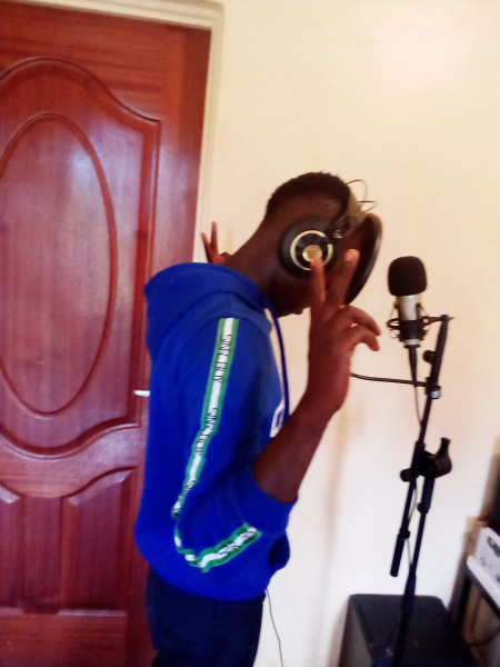 Barrow boy de Champion ⚜ Online songs and bio of the artist — mdundo.com