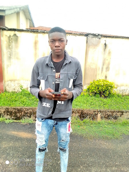 Zeni ⚜ Online songs and bio of the artist — mdundo.com