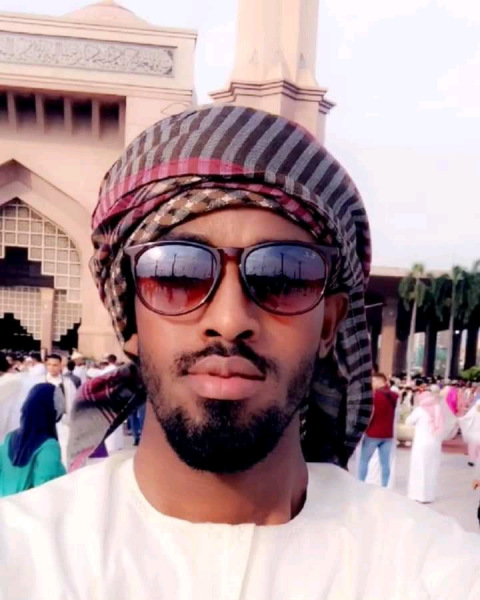 Suldaan seeraar ⚜ Online songs and bio of the artist — mdundo.com