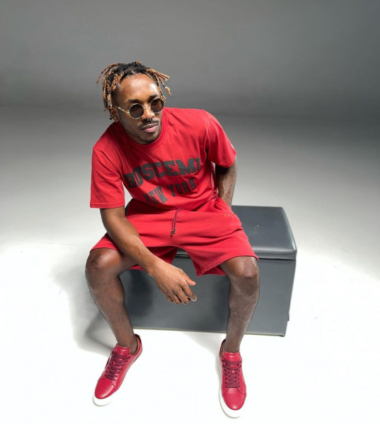 Scro Q Cuia ⚜ Online songs and bio of the artist — mdundo.com