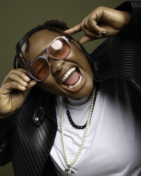 Olololo by Oluwadamilola ⚜ Download or listen online — mdundo.com