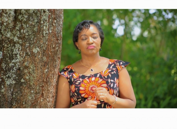 Esther Wa Muthamaki ⚜ Online songs and bio of the artist — mdundo.com