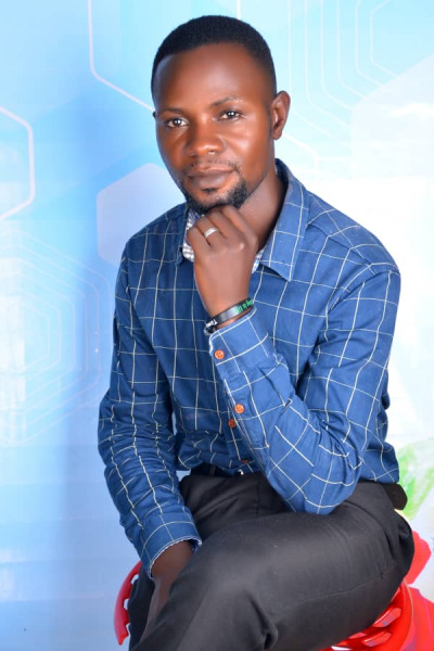 MUYOMBA RONNIE ⚜ Online songs and bio of the artist — mdundo.com