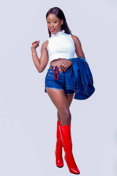 Njakufa Naye by Grace Khan ⚜ Download or listen online — mdundo.com