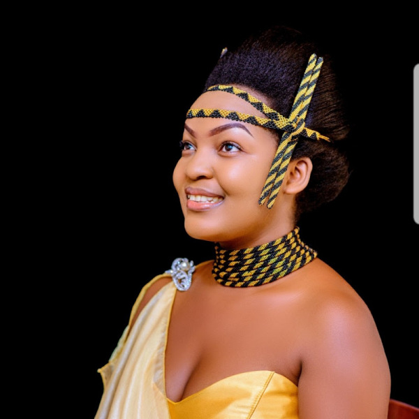 Clarisse Karasira ⚜ Online songs and bio of the artist — mdundo.com
