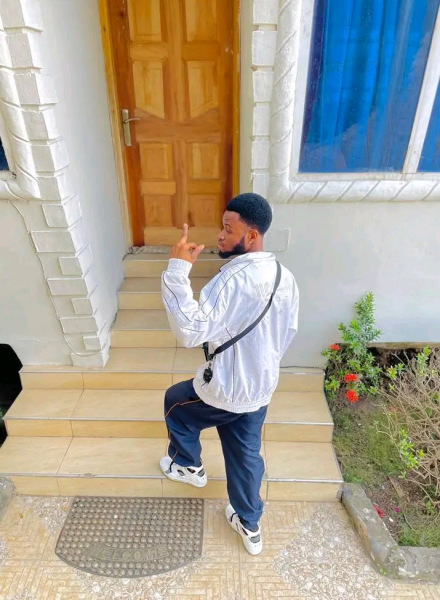 Kash Farmer SG ⚜ Online songs and bio of the artist — mdundo.com