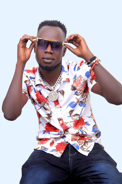 Uma Dee ⚜ Online songs and bio of the artist — mdundo.com