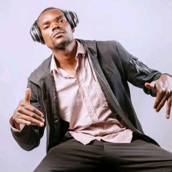 One chiku (nyagondwe) by one chiku by Mr lundazi loos boy ⚜ Download or ...