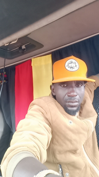 MR SEE ⚜ Online songs and bio of the artist — mdundo.com