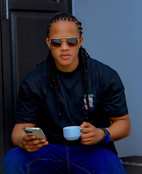 Like I Do by Banina Chris ⚜ Download or listen online — mdundo.com