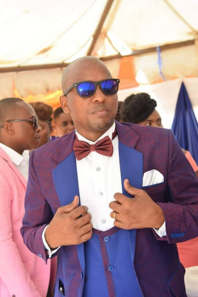 Manu Bayaz ⚜ Online songs and bio of the artist — mdundo.com