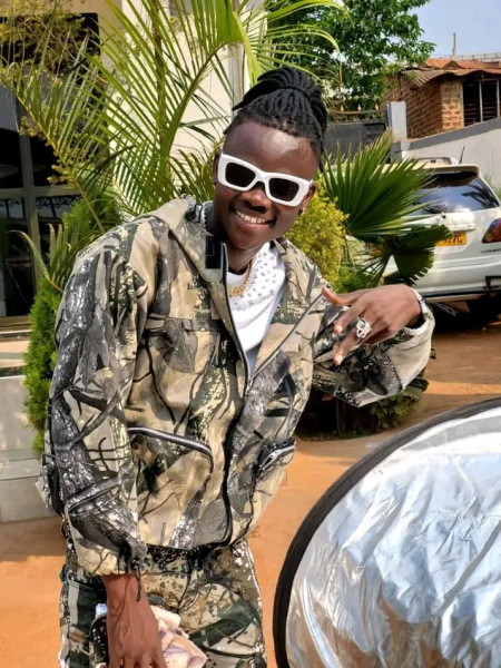 Small Rapper ⚜ Online songs and bio of the artist — mdundo.com